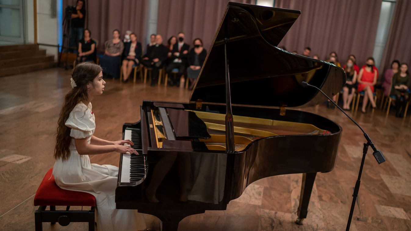 Kimagasló sikert ért el a fiatal zongorista, Hargitai Leila