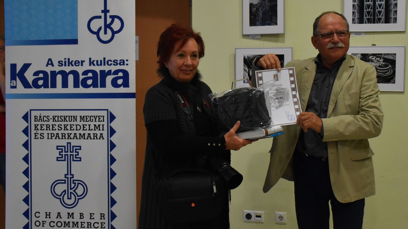 Különböző szakmák sajátos pillanatait mutatja meg a kamarai fotókiállítás