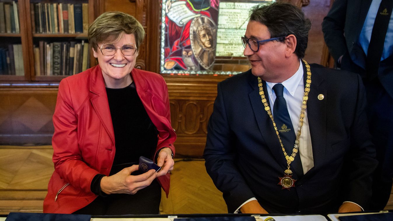 Karikó Katalin átvette a Semmelweis Budapest Award elismerést