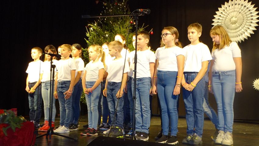 BAON - Újra karácsonyi műsorral kedveskedtek az időseknek Bácsalmáson ...