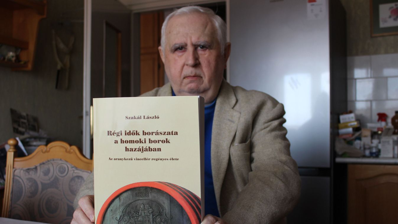 A homoki borok történetéről írt könyvet a soltvadkerti Szakál László