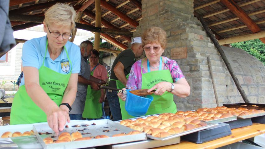 BAON - Sváb ételeket kóstoltak Császártöltésen – galériával, videóval