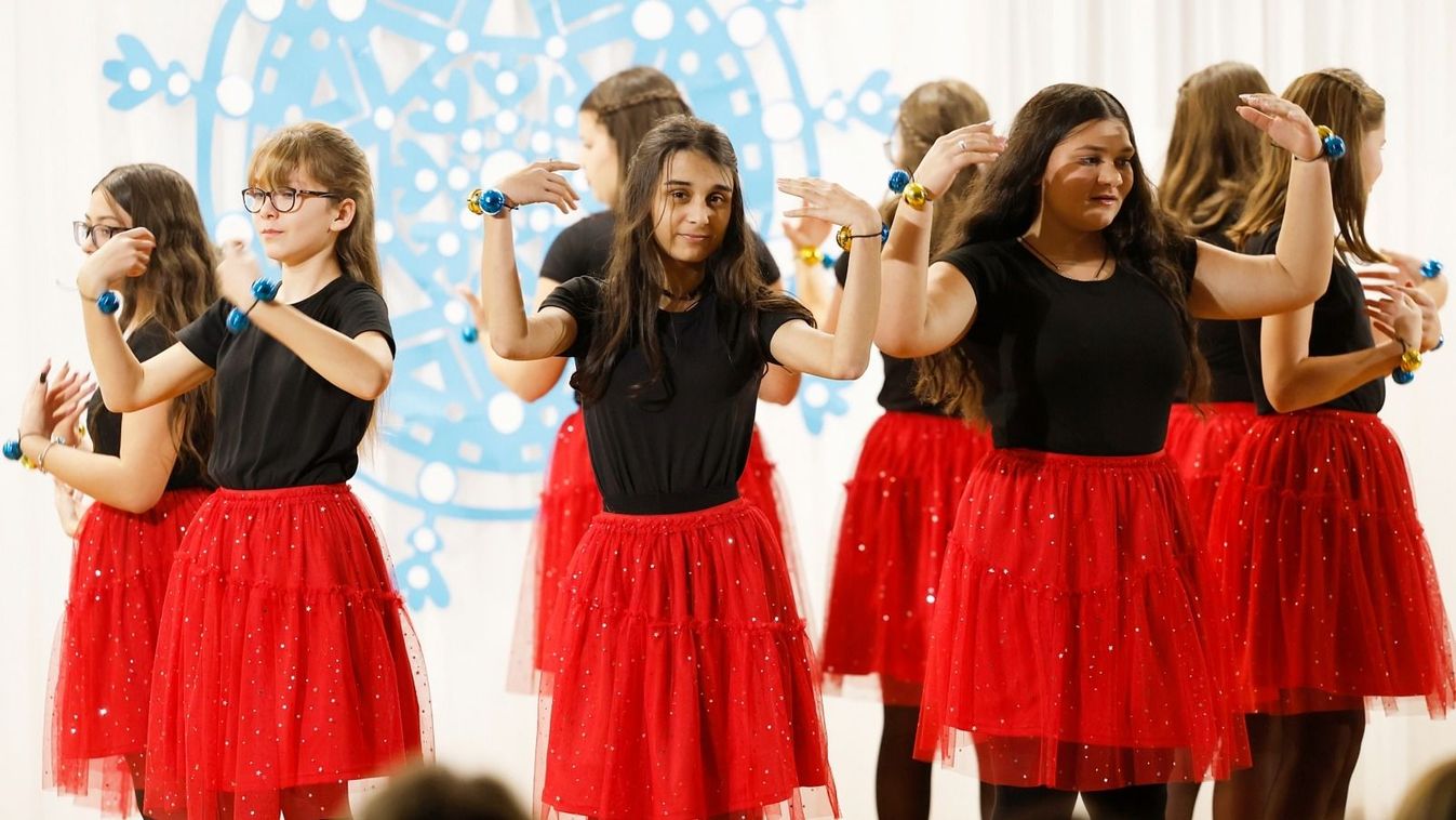 Ünnepi rendezvényekkel várják a díszbe öltözött Borotán is a karácsonyt ...