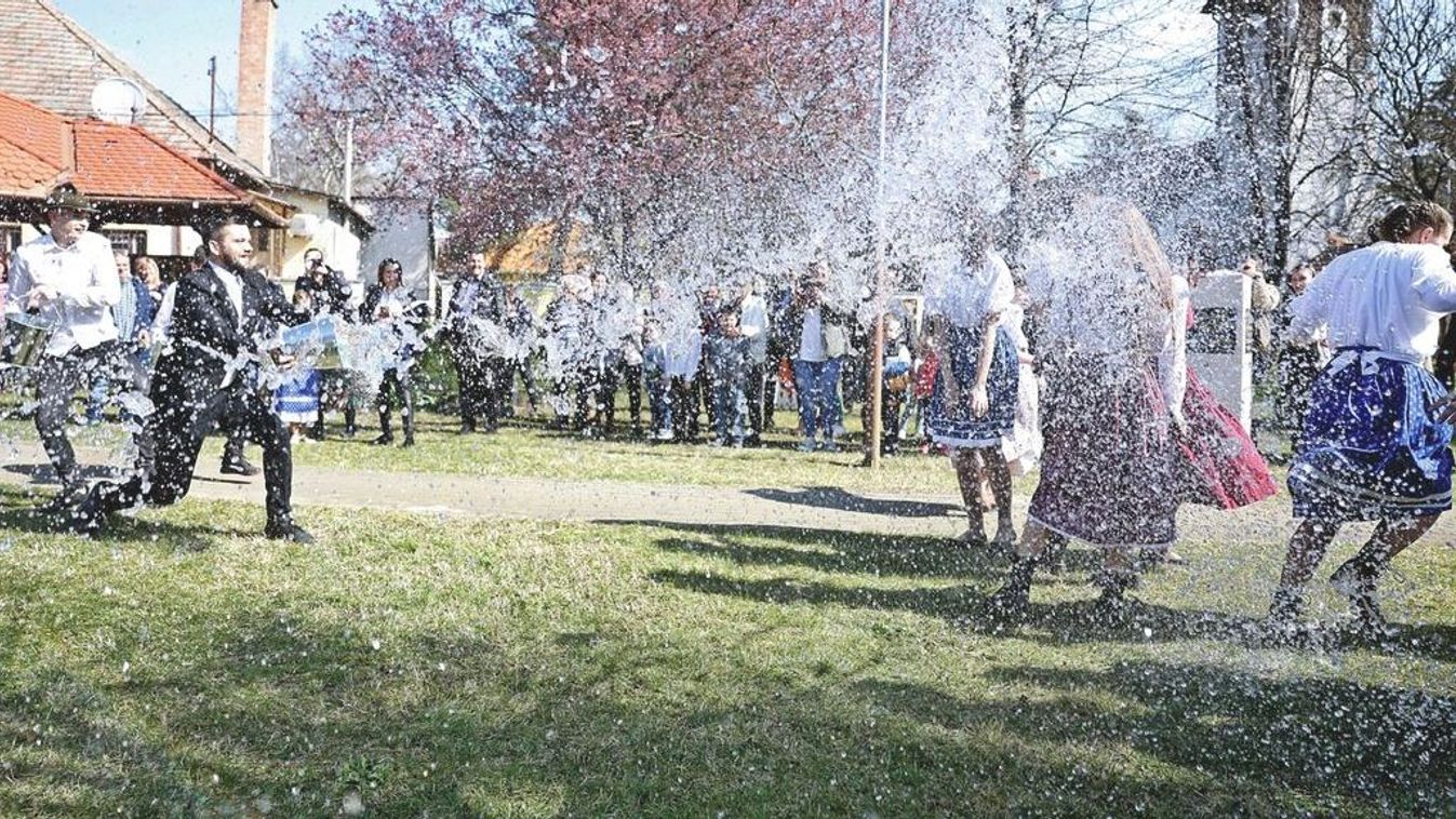 Locsolóversek, amelyekkel garantált a pirostojás