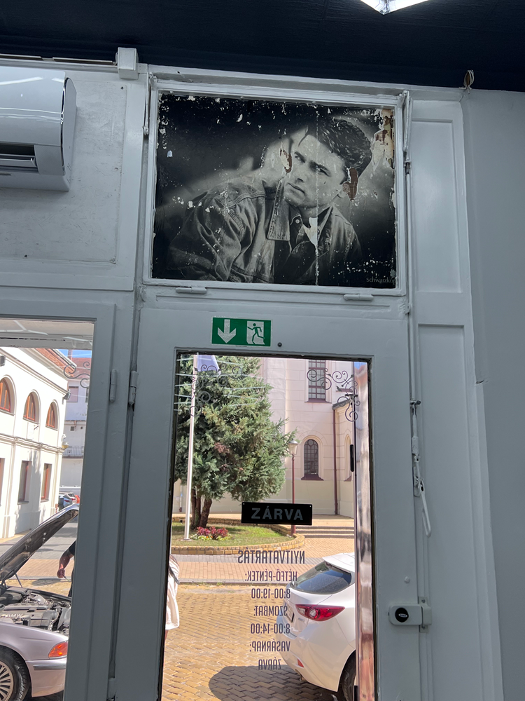 Adam’s Barber néven újranyitott az ikonikus férfi fodrászüzlet