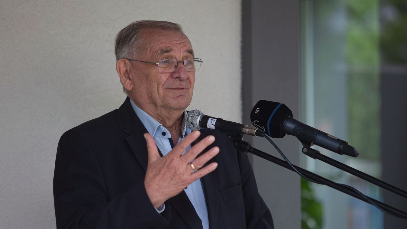 Személyesen is kérdezhet Lezsák Sándortól, fogadóórát tart Bugacon