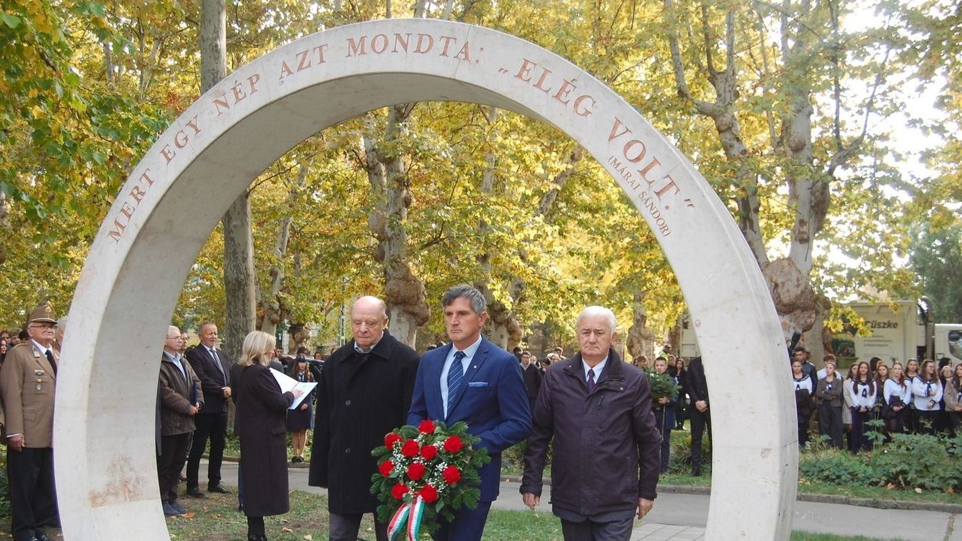 Városi megemlékezésen adóztak az 56-os hősök előtt