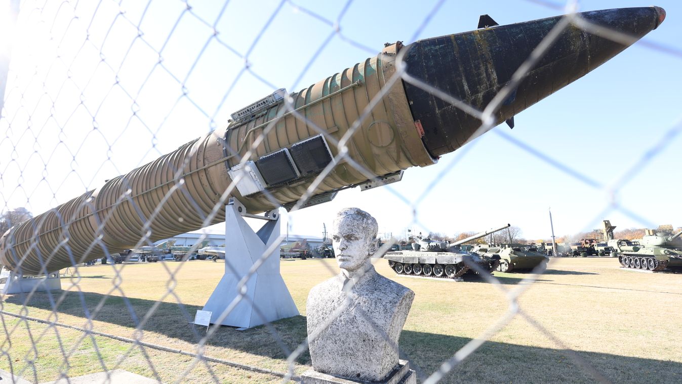 Kecelen áll a ballisztikus rakéta