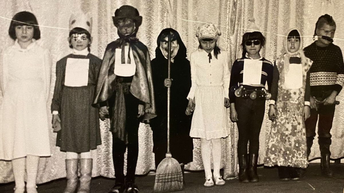 A régi fotó visszarepít a múltba, megidézve szép emlékeket